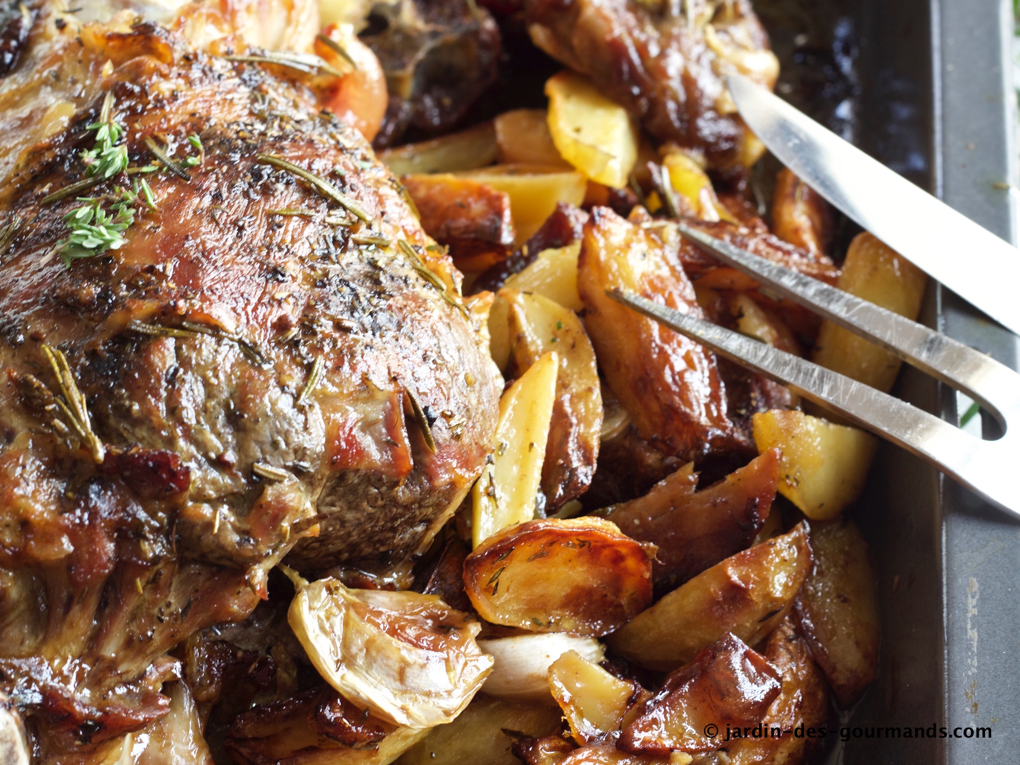 Gigot d'agneau roti - Jardin des gourmands